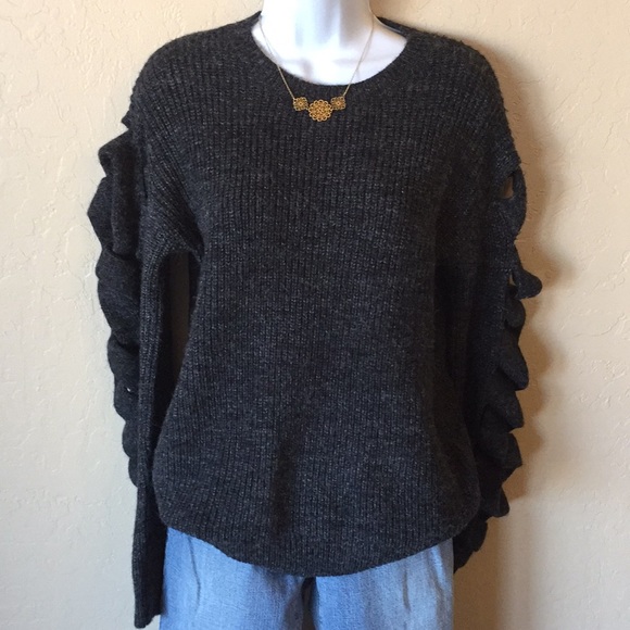 Leith | Sweaters | Nwot Leith Twist Sleeve Sweater | Poshmark